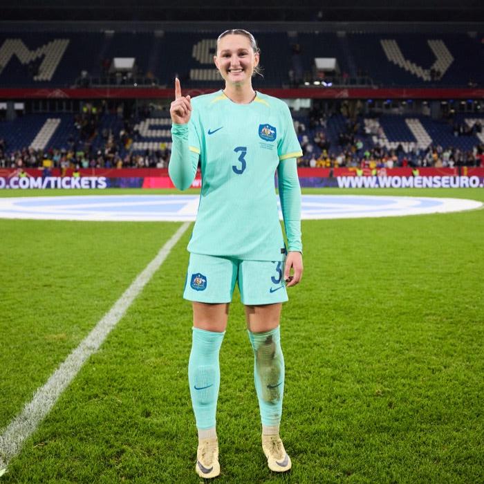 Winonah Heatley - Book a video on Swysh