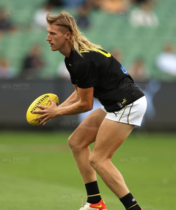 Hugo Ralphsmith - Book a Video on Swysh