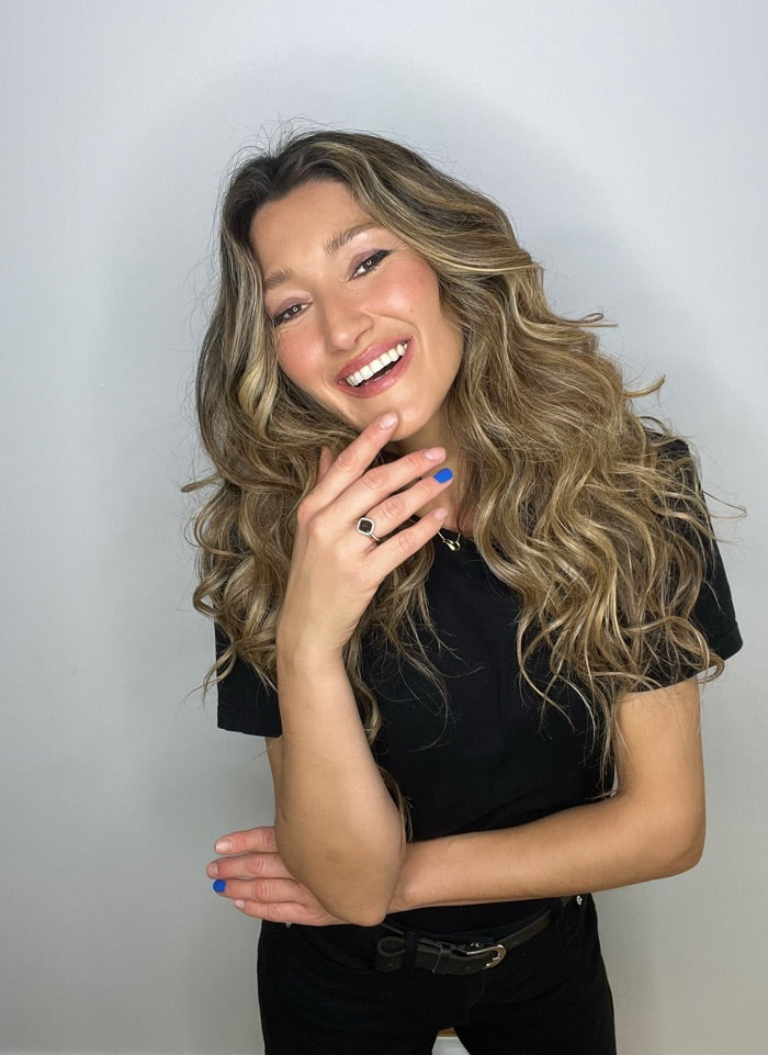 Silvana Philippoussis - Book a Video on Swysh