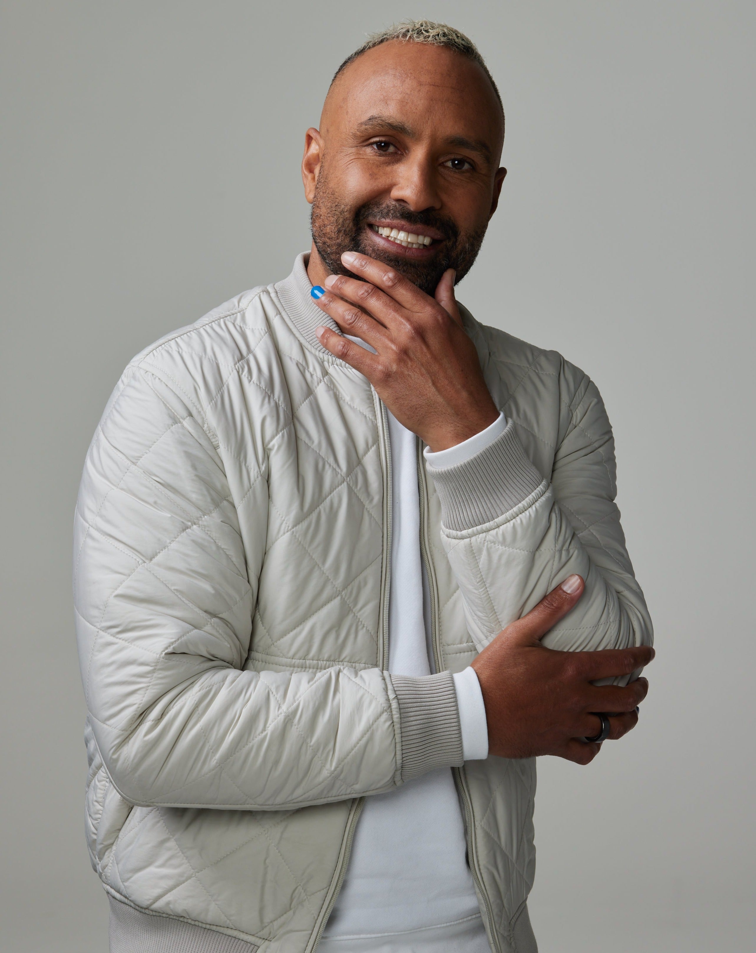 Archie Thompson - Book a Video on Swysh